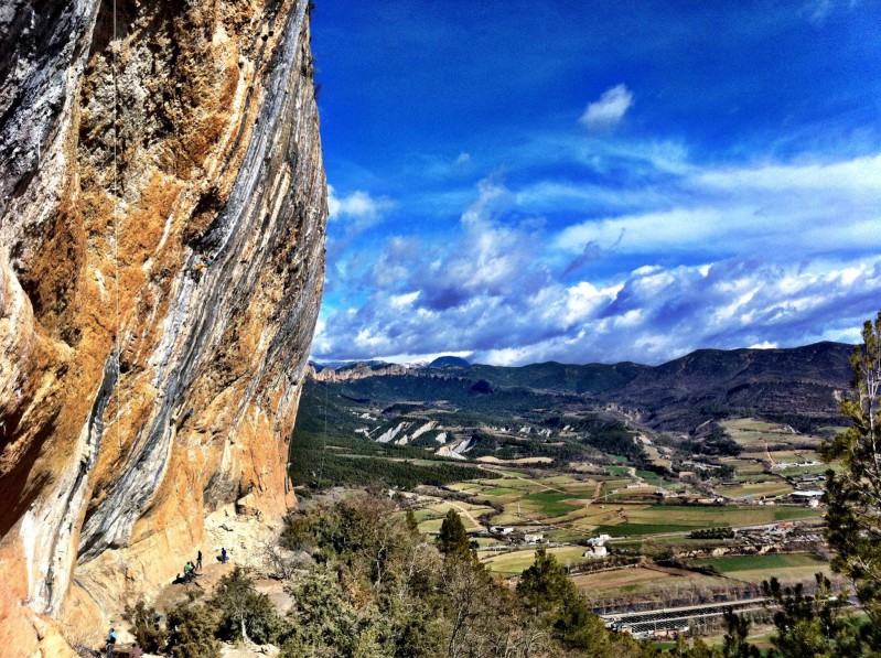 Oliana | Rockbuster's Location | we serve rock